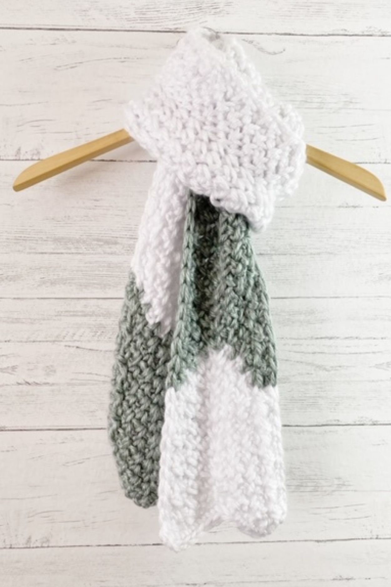 Balsam Chunky Chevron Scarf - Free Crochet Pattern